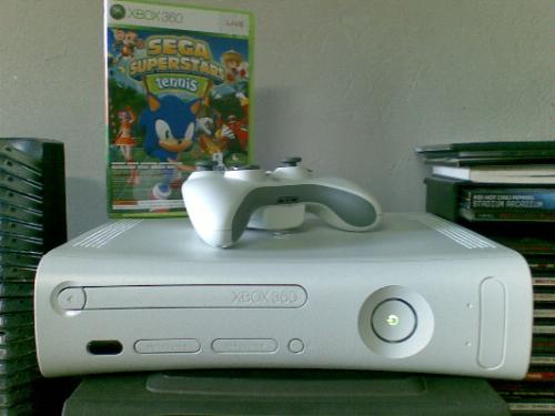 Amazon.com: Xbox 360 Arcade Console with Bonus Game