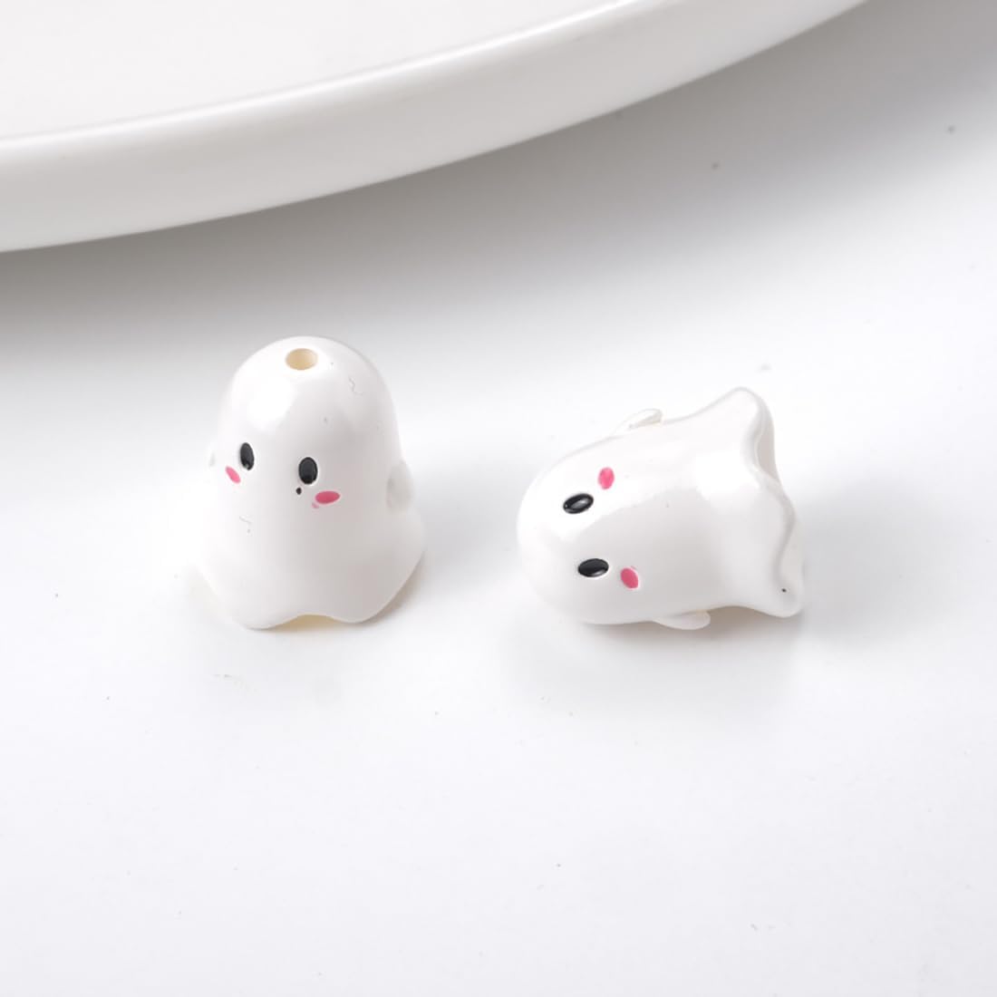 Amazon.com: Decoendiy 30Pcs Acrylic Ghost Shaped Beads, Cute Halloween ...