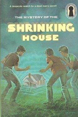 MYSTERY OF THE SHRINKING HOUSE: Arthur, Robert: 9780394864181: Books ...