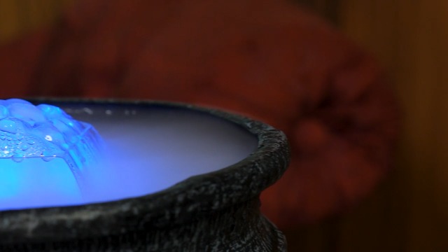 Watch SNZ19452 | Misting Cauldron Decor on Amazon Live