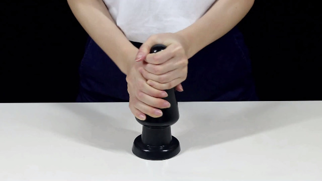 Watch Large Shocker Plug on Amazon Live