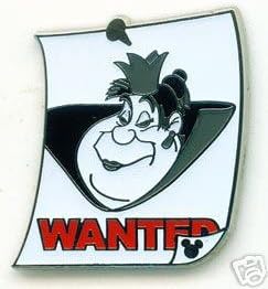 Amazon.com: Disney Wanted Poster Queen of Hearts Pin : Everything Else