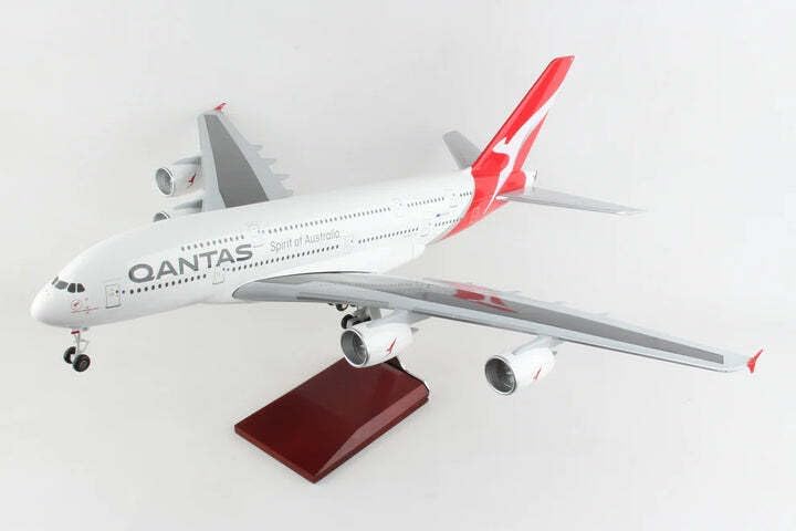Realtoy Qantas B747 Aeroplane Toy Model : Amazon.com.au: Toys & Games