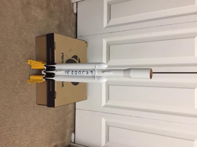 Amazon.com: Dr. Zooch Flying Model Rocket Kit 48 SpaceX Falcon Heavy ...