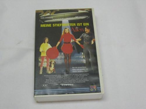 Meine Stiefmutter ist ein Alien: Amazon.fr: Aykroyd, Dan, Basinger, Kim, Lovitz, Jon, Maher ...