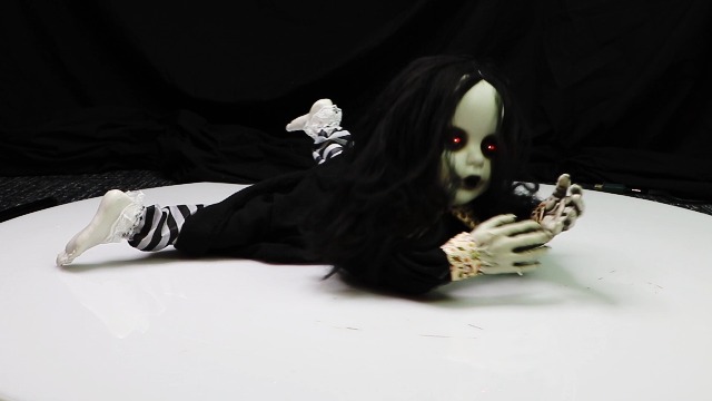 Watch Creepy Dawn - Crawling Zombie Girl on Amazon Live