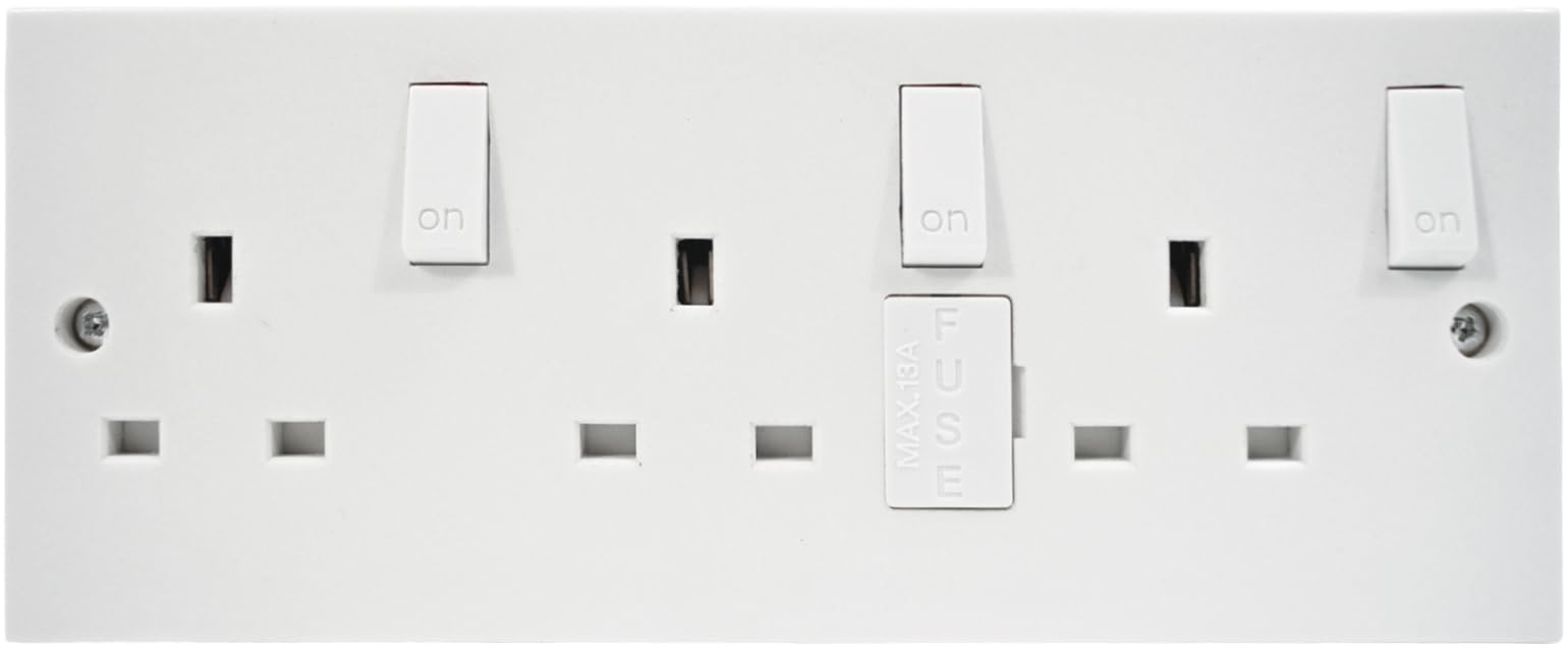 White Triple Switched Socket with Back Box : Amazon.co.uk: DIY & Tools