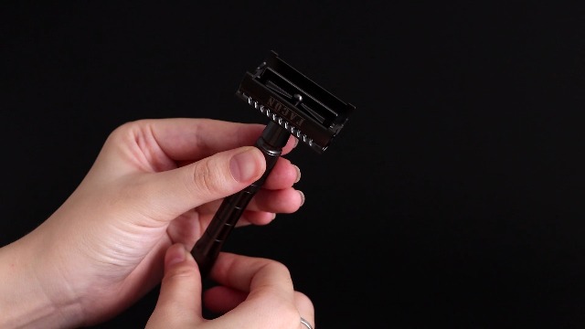 Watch Facon Long Handle Double Edge Safety Razor 50 Blades on Amazon Live