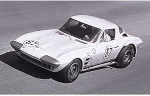 08365 - Revell Model Racing - Corvette'64 Road America Limited: Amazon ...