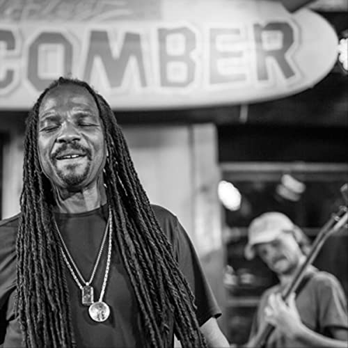 Love Is All de Shango Axe en Amazon Music Unlimited