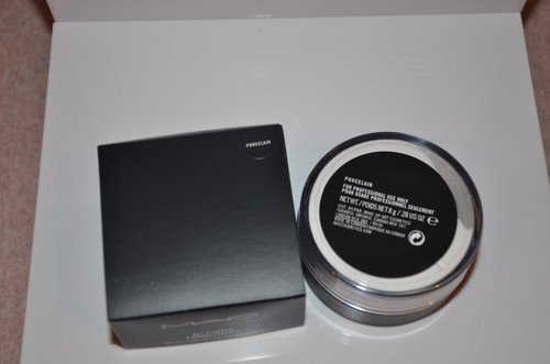 Amazon.com : MAC Set Powder PORCELAIN : Face Powders : Beauty ...