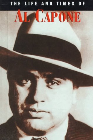 The Life and Times of Al Capone: Stockdale, Tom: 9780791046388: Amazon ...