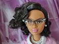 Barbie FJH63 - Signature Katherine Johnson, Naturwissenschaftlerin und ...
