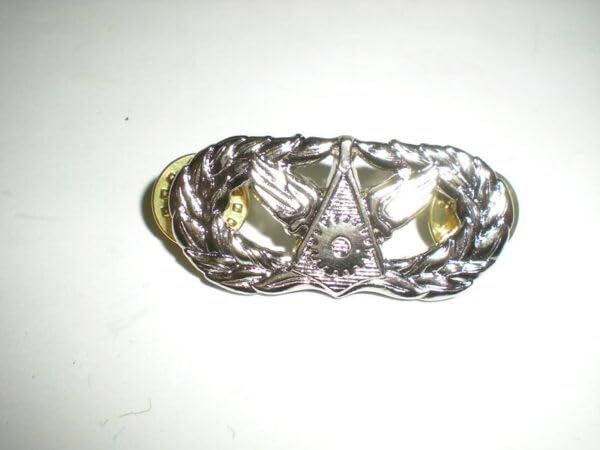 Amazon.com: USAF Civil Engineer 5 Level Badge - Full Size : Office Products