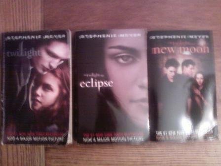 1. Twilight; 2. New Moon; 3. Eclipse (The Twilight Saga): Stephenie ...