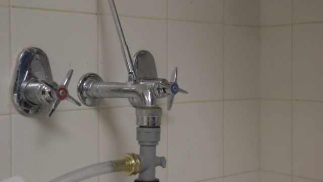 Watch Diversey How to Use the Ready-to-Dispense RTD system on Amazon Live