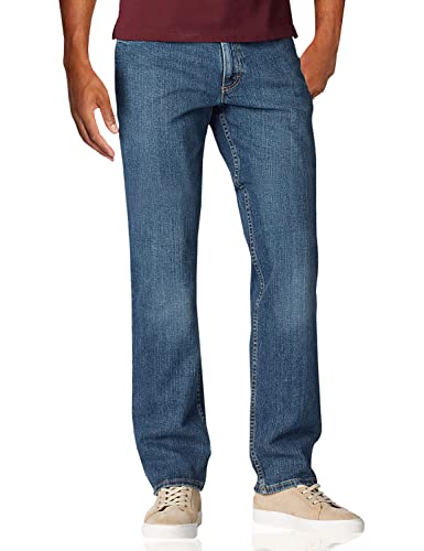 Straight Fit vs Regular Fit: What Is the Difference?