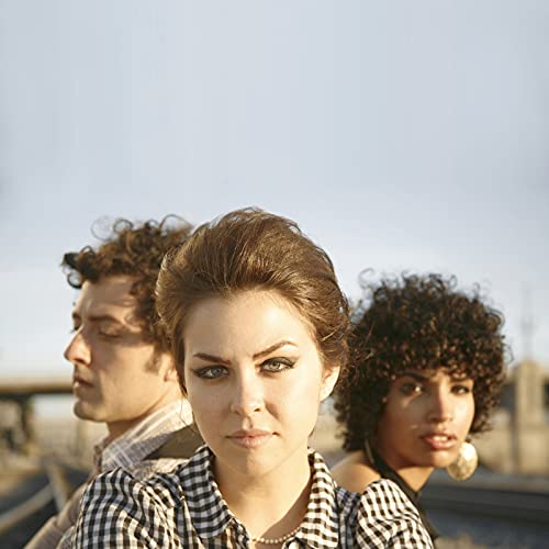 Amazon MusicでVarious ArtistsのShake the Dustを再生する