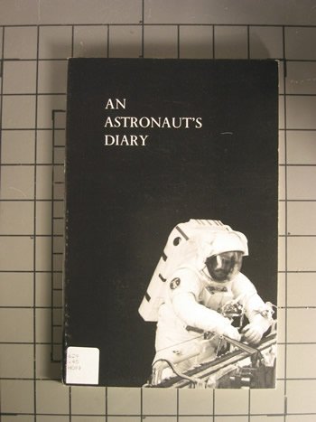 Astronauts Diary : Hoffman, Jeffrey A.: Amazon.in: Books