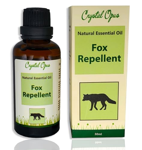 6 Best Fox Deterrents That Work 2022 (Effective Fox Repellent)