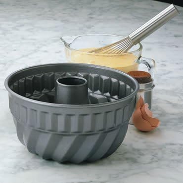 Amazon.com: Kaiser La Forme 4 1/2 Cup Bundform Pan: Bakeware: Home ...
