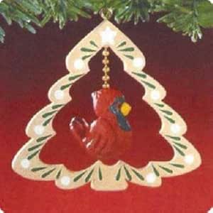 Amazon.com: Christmas Cardinal 1988 Hallmark Ornament QX4941 : Home ...