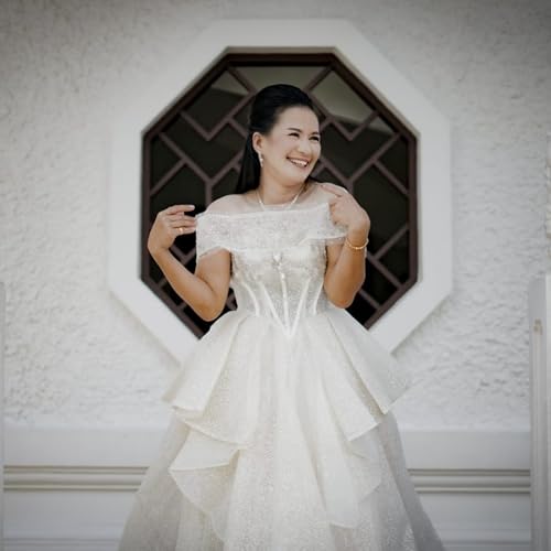 Play Jangan Kau Bandingkan by ANISTA on Amazon Music Unlimited