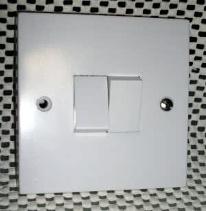 2 GANG 2 WAY SWITCH K4872WHI By MK (ELECTRIC) by MK (ELECTRIC) : Amazon ...