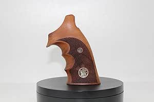Amazon.com : S&W K/L Frame Square Butt Walnut Wood Grips : Sports ...