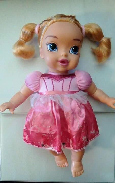 Amazon.com: Disney Princess Deluxe Baby Aurora Doll with Pacifier Baby ...