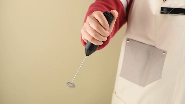 Watch How to use the milk frother on Amazon Live