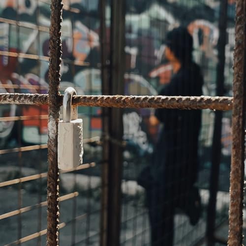 Play Sul Filo del Rasoio by Leandro Mangano on Amazon Music Unlimited