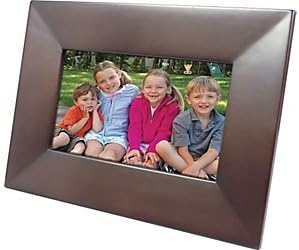 Amazon.com : Omnitech 7 in Digital Photo Frame Cherry Wood Frame with ...