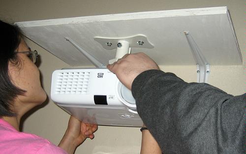 Amazon.com: Optoma HD70 720p DLP Home Theater Projector (2008 Model ...