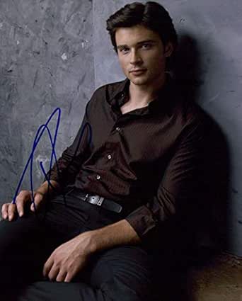 Tom Welling signed 8x10 photo at Amazon's Entertainment Collectibles Store