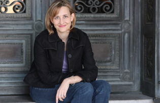 Amazon.com: Susanna Foth Aughtmon: books, biography, latest update