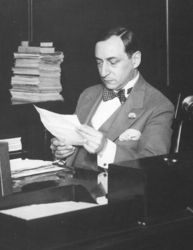 Amazon.com: Hugo Gernsback - A Man Well Ahead of His Time eBook : Larry ...