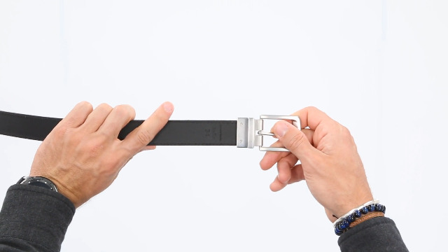 Watch How To Reverse Our Timberland Leather Reversible Belt on Amazon Live