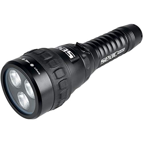 10 Best Dive Lights For Recreational Scuba Divers