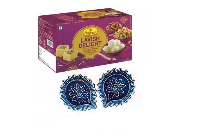 HALDIRAM'S SPECIAL LAVISH DELIGHT DIWALI GIFT BOX WITH 2 DESIGNER DIYAS ...