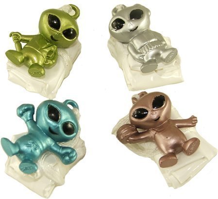 Henbrandt Alien parachute man boys party bag toy x 10 : Amazon.co.uk ...