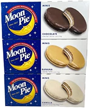 Amazon.com: Moon Pie Variety Pack (4 Boxes) - 1 Chocolate, 1 Strawberry ...