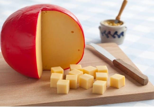 Amazon.com: Dutch Edam Cheese Wheel, Traditional Red Wax, 1kg : Grocery ...