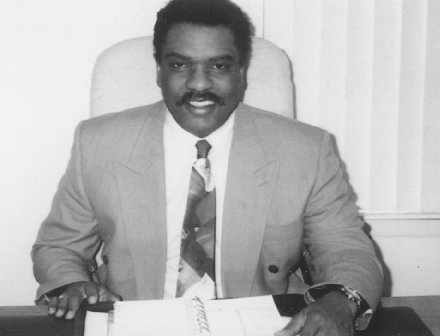 Amazon.com: Bobby Lloyd: books, biography, latest update
