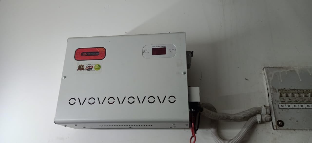 MuscleGrid Metal 5Kva (90V-300V) Heavy Duty Mainline Voltage Stabilizer ...