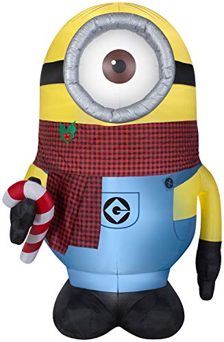 8 Hilarious Minions Christmas Inflatables 2022