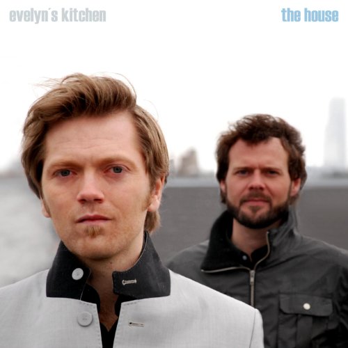 Play The House by Evelyn´s Kitchen on Amazon Music