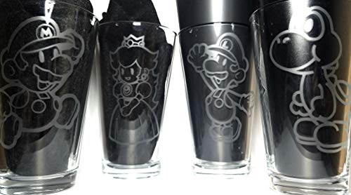 Amazon.com: Super Mario Pint Glass Set Mario Peach Yoshi Luigi ...