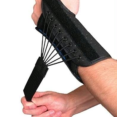 Amazon.com: Wrist Splint with Bungee Closure Location: Left, Size ...