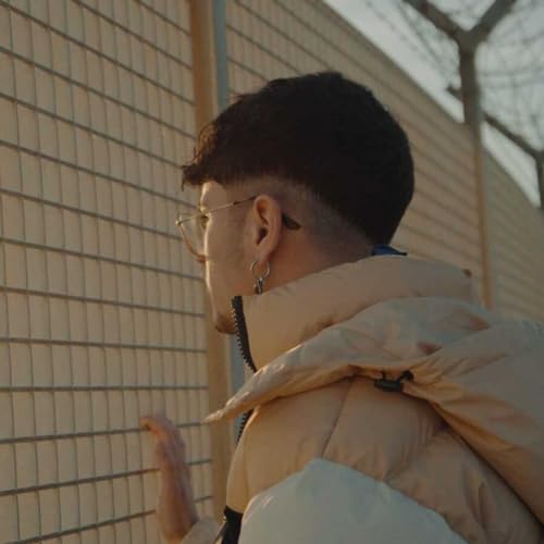 Écouter Ci pensi mai par VALOX sur Amazon Music Unlimited, ${countryName}